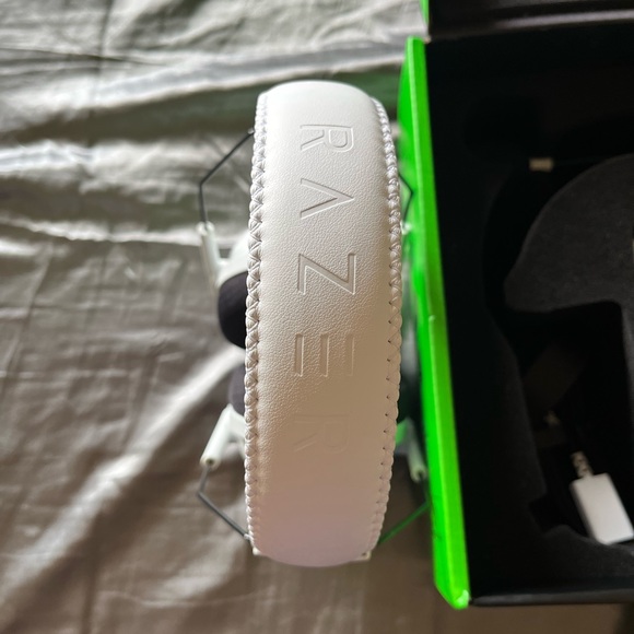 Razor | Headphones | Razor Black Shark V2 Pro 223 Wireless Gaming ...